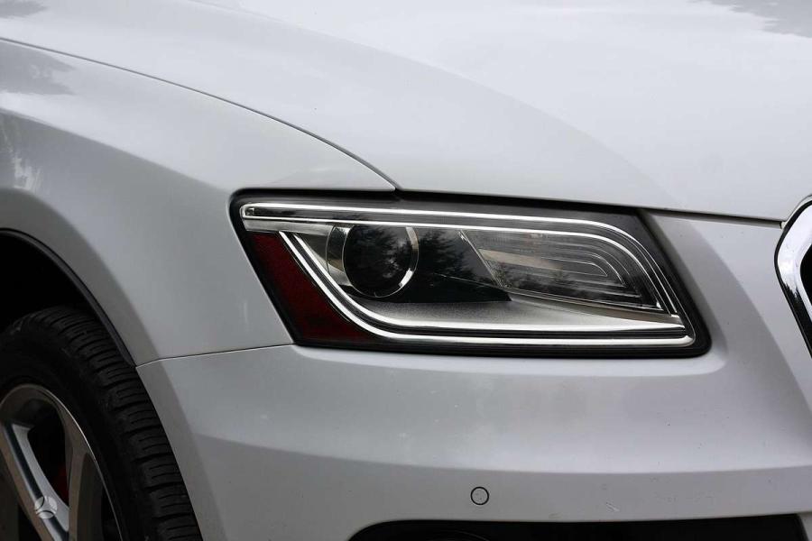 White Audi Q5 2014 in Kretinga, with an engine capacity of 2.97 L and mileage of 313 thousand km for 12999 €, photo 9 on AUTOMOTO.COM.LV