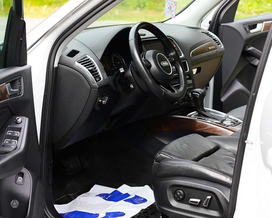 White Audi Q5 2014 in Kretinga, with an engine capacity of 2.97 L and mileage of 313 thousand km for 12999 €, photo 25 on AUTOMOTO.COM.LV