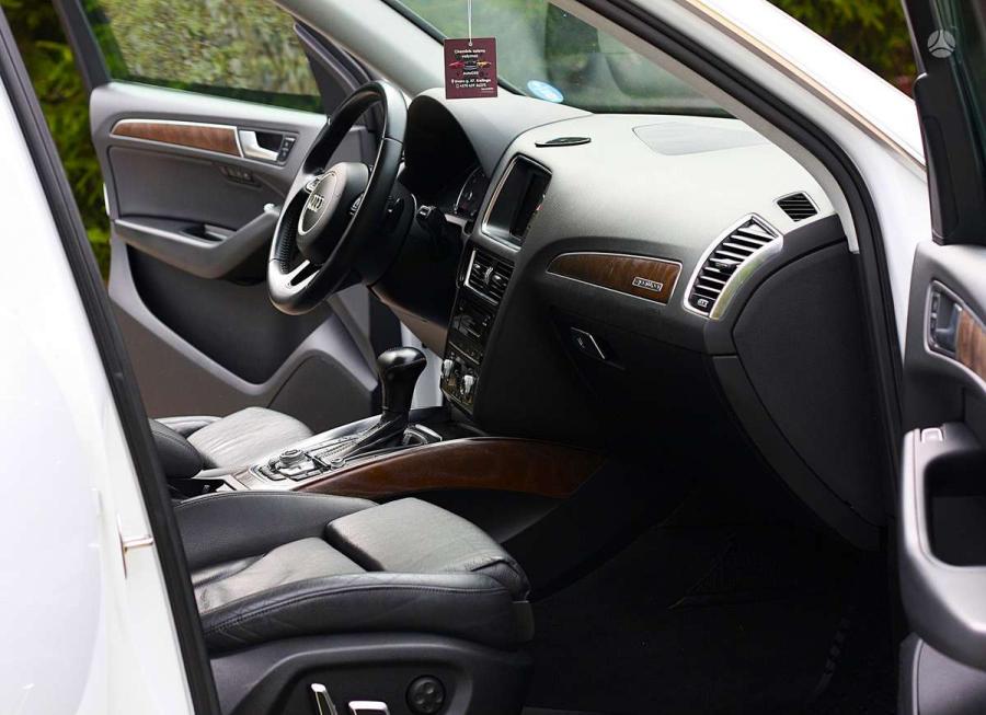 White Audi Q5 2014 in Kretinga, with an engine capacity of 2.97 L and mileage of 313 thousand km for 12999 €, photo 45 on AUTOMOTO.COM.LV