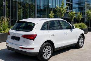 White Audi Q5 2014 in Vilnius, with an engine capacity of 2.00 L and mileage of 222 thousand km for 13350 €, photo 5 on AUTOMOTO.COM.LV