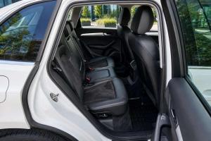 White Audi Q5 2014 in Vilnius, with an engine capacity of 2.00 L and mileage of 222 thousand km for 13350 €, photo 9 on AUTOMOTO.COM.LV