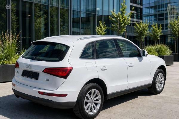 White Audi Q5 2014 in Vilnius, with an engine capacity of 2.00 L and mileage of 222 thousand km for 13350 €, photo 4 on AUTOMOTO.COM.LV