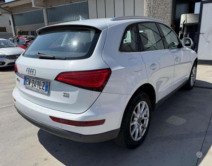 Balts Audi Q5 2014 Šauļi, ar dzinēja tilpumu 1.97 L un nobraukumu 300 tūkst. km par 9200 €, foto 5 vietnē AUTOMOTO.COM.LV