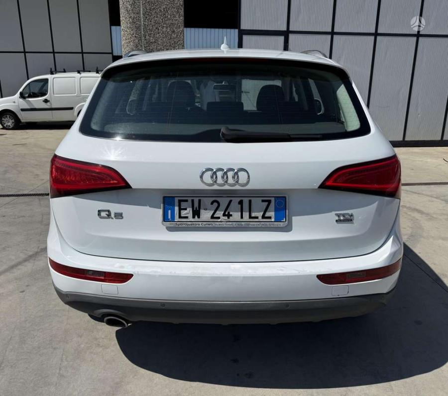 Balts Audi Q5 2014 Šauļi, ar dzinēja tilpumu 1.97 L un nobraukumu 300 tūkst. km par 9200 €, foto 6 vietnē AUTOMOTO.COM.LV