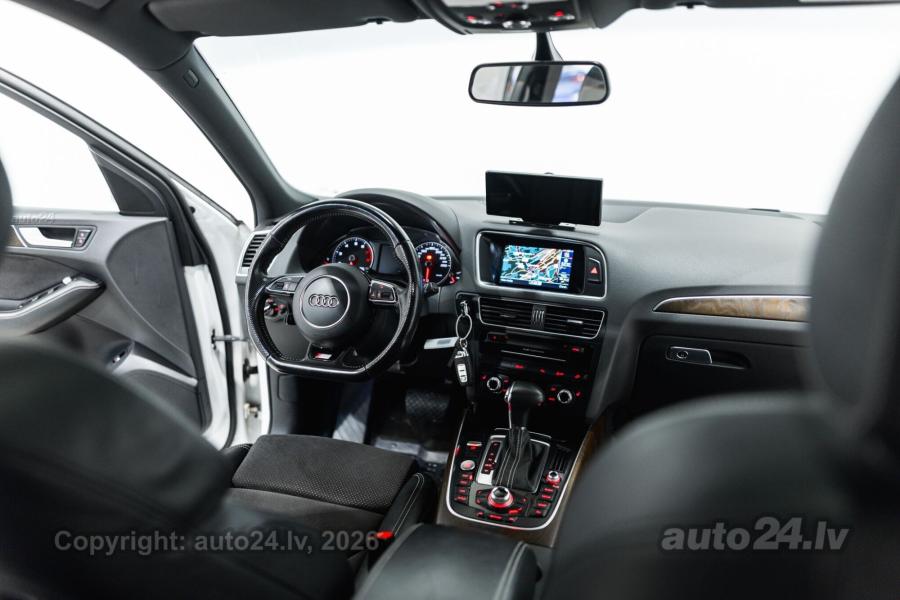 Balts Audi Q5 2014 Tallina, ar dzinēja tilpumu 2.00 L un nobraukumu 125 tūkst. km par 13990 €, foto 16 vietnē AUTOMOTO.COM.LV