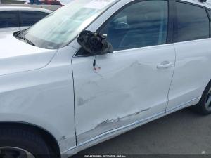 White Audi Q5 2014 in Vilnius, with an engine capacity of 2.97 L and mileage of 238 thousand km for 9700 €, photo 11 on AUTOMOTO.COM.LV