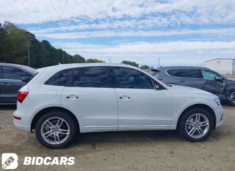White Audi Q5 2015 in Klaipeda, with an engine capacity of 2.00 L and mileage of 156 thousand km for 12999 €, photo 39 on AUTOMOTO.COM.LV