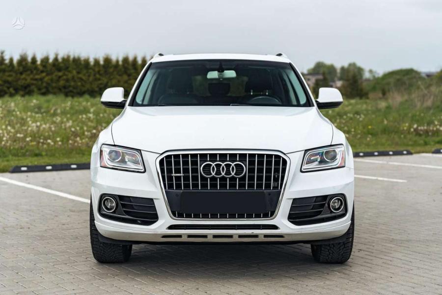 White Audi Q5 2015 in Klaipeda, with an engine capacity of 2.00 L and mileage of 156 thousand km for 12999 €, photo 3 on AUTOMOTO.COM.LV