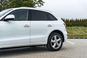 White Audi Q5 2015 in Klaipeda, with an engine capacity of 2.00 L and mileage of 156 thousand km for 12999 €, photo 8 on AUTOMOTO.COM.LV