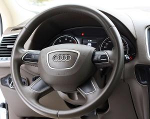 White Audi Q5 2015 in Kretinga, with an engine capacity of 1.98 L and mileage of 215 thousand km for 12999 €, photo 24 on AUTOMOTO.COM.LV