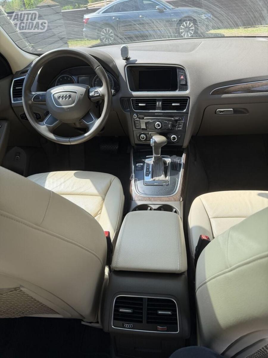 White Audi Q5 2015 in Vilnius, with an engine capacity of 2.00 L and mileage of 153 thousand km for 18000 €, photo 4 on AUTOMOTO.COM.LV