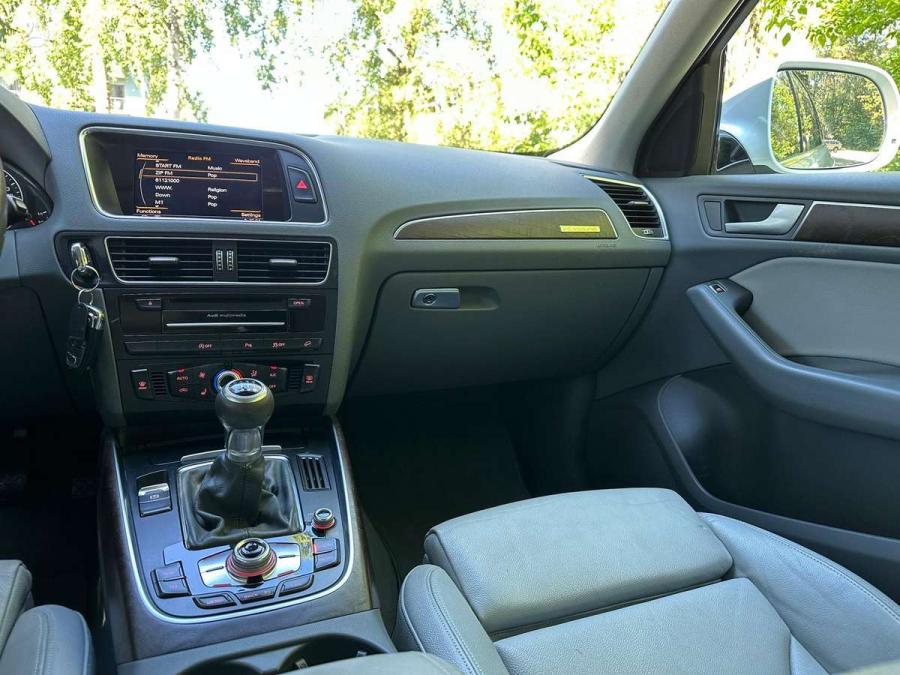Balts Audi Q5 2015 Viļņa, ar dzinēja tilpumu 1.97 L un nobraukumu 178 tūkst. km par 14750 €, foto 23 vietnē AUTOMOTO.COM.LV