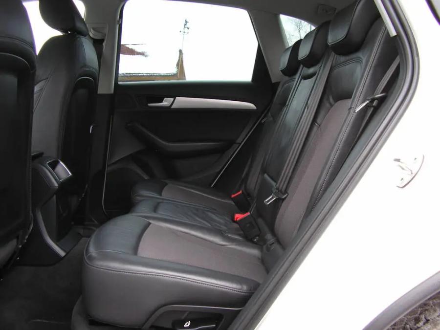Balts Audi Q5 2015 Sigulda, ar dzinēja tilpumu 2.00 L un nobraukumu 226 tūkst. km par 13950 €, foto 19 vietnē AUTOMOTO.COM.LV