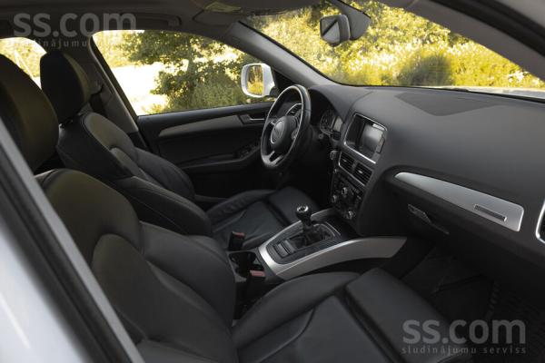 Balts Audi Q5 2015 Rīga, ar dzinēja tilpumu 2.00 L un nobraukumu 0 tūkst. km par 13400 €, foto 4 vietnē AUTOMOTO.COM.LV