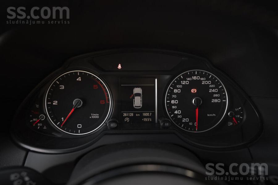 Balts Audi Q5 2015 Rīga, ar dzinēja tilpumu 2.00 L un nobraukumu 0 tūkst. km par 13400 €, foto 25 vietnē AUTOMOTO.COM.LV