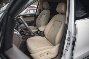 Balts Audi Q5 2015 Viļņa, ar dzinēja tilpumu 1.98 L un nobraukumu 173 tūkst. km par 12900 €, foto 17 vietnē AUTOMOTO.COM.LV