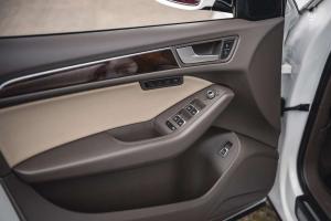 Balts Audi Q5 2015 Viļņa, ar dzinēja tilpumu 1.98 L un nobraukumu 173 tūkst. km par 12900 €, foto 22 vietnē AUTOMOTO.COM.LV