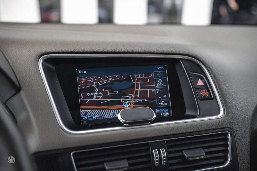 Balts Audi Q5 2015 Viļņa, ar dzinēja tilpumu 1.98 L un nobraukumu 173 tūkst. km par 12900 €, foto 31 vietnē AUTOMOTO.COM.LV