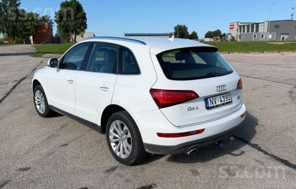Balts Audi Q5 2015 Rīga, ar dzinēja tilpumu 2.00 L un nobraukumu 255 tūkst. km par 12900 €, foto 4 vietnē AUTOMOTO.COM.LV