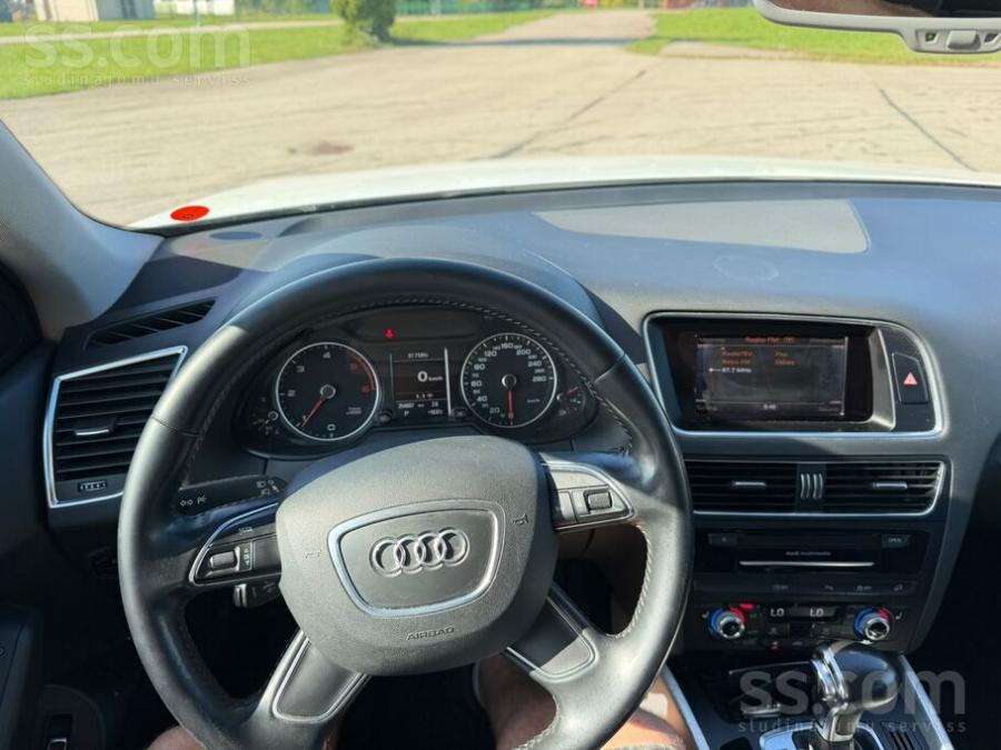 Balts Audi Q5 2015 Rīga, ar dzinēja tilpumu 2.00 L un nobraukumu 255 tūkst. km par 12900 €, foto 11 vietnē AUTOMOTO.COM.LV