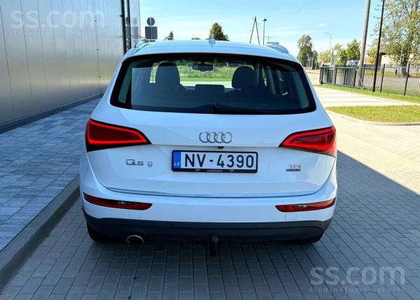 Balts Audi Q5 2015 Rīga, ar dzinēja tilpumu 2.00 L un nobraukumu 255 tūkst. km par 12500 €, foto 8 vietnē AUTOMOTO.COM.LV