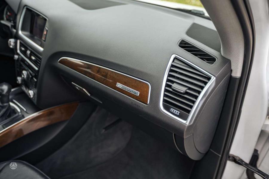 Balts Audi Q5 2015 Klaipėda, ar dzinēja tilpumu 2.00 L un nobraukumu 156 tūkst. km par 11499 €, foto 34 vietnē AUTOMOTO.COM.LV