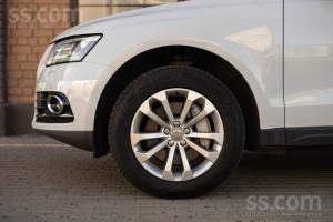 White Audi Q5 2016 in Riga, with an engine capacity of 3.00 L and mileage of 299 thousand km for 10000 €, photo 6 on AUTOMOTO.COM.LV