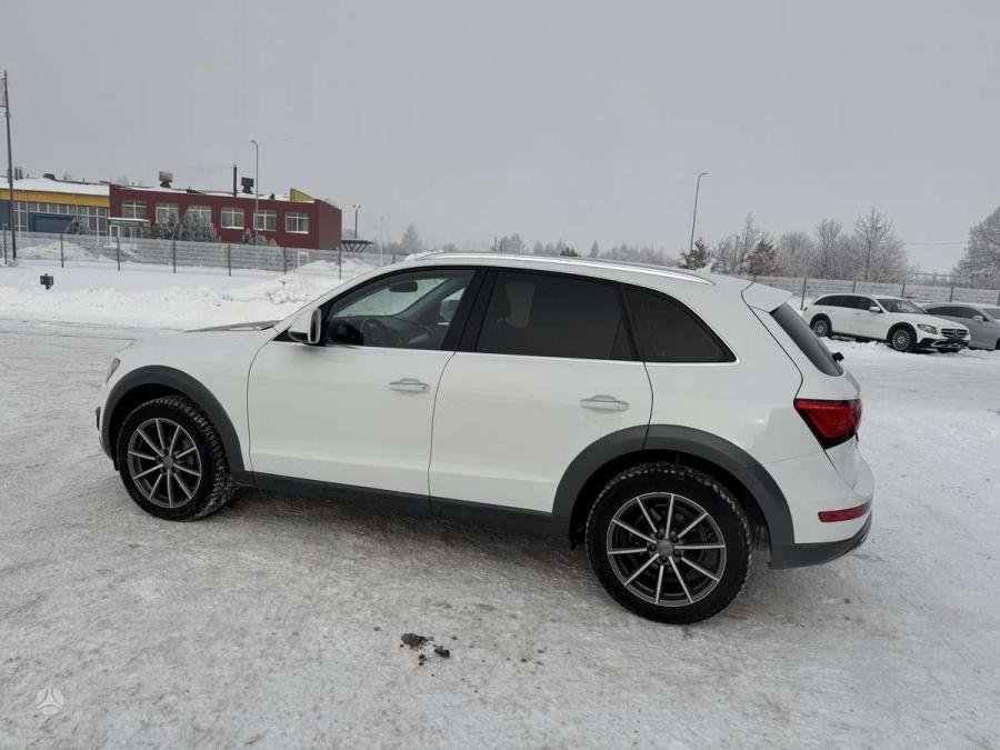White Audi Q5 2016 in Telschi, with an engine capacity of 1.97 L and mileage of 210 thousand km for 13700 €, photo 4 on AUTOMOTO.COM.LV