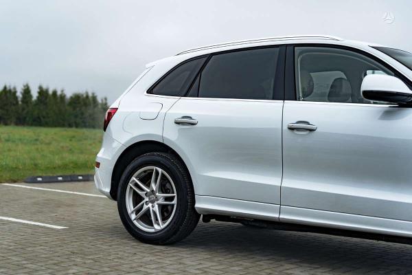 White Audi Q5 2016 in Klaipeda, with an engine capacity of 3.00 L and mileage of 61 thousand km for 15999 €, photo 9 on AUTOMOTO.COM.LV