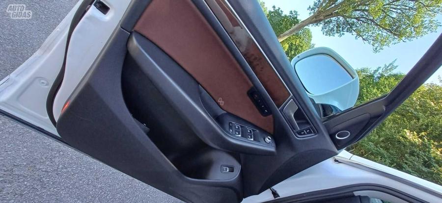 White Audi Q5 2016 in Vilnius, with an engine capacity of 2.00 L and mileage of 260 thousand km for 15350 €, photo 12 on AUTOMOTO.COM.LV