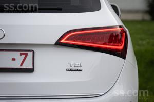 White Audi Q5 2016 in Tukums, with an engine capacity of 2.00 L and mileage of 165 thousand km for 13990 €, photo 12 on AUTOMOTO.COM.LV