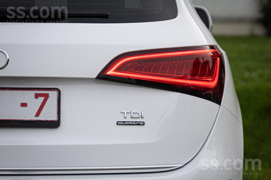 White Audi Q5 2016 in Tukums, with an engine capacity of 2.00 L and mileage of 165 thousand km for 13990 €, photo 12 on AUTOMOTO.COM.LV