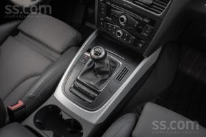 White Audi Q5 2016 in Tukums, with an engine capacity of 2.00 L and mileage of 165 thousand km for 13990 €, photo 23 on AUTOMOTO.COM.LV