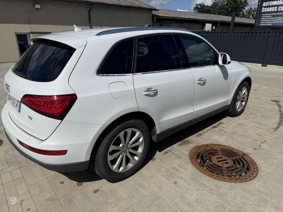 White Audi Q5 2016 in Taurage, with an engine capacity of 1.97 L and mileage of 243 thousand km for 12900 €, photo 6 on AUTOMOTO.COM.LV