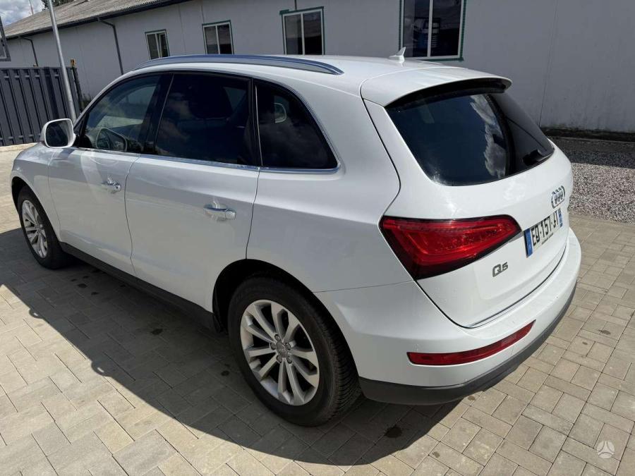 White Audi Q5 2016 in Taurage, with an engine capacity of 1.97 L and mileage of 243 thousand km for 12900 €, photo 8 on AUTOMOTO.COM.LV