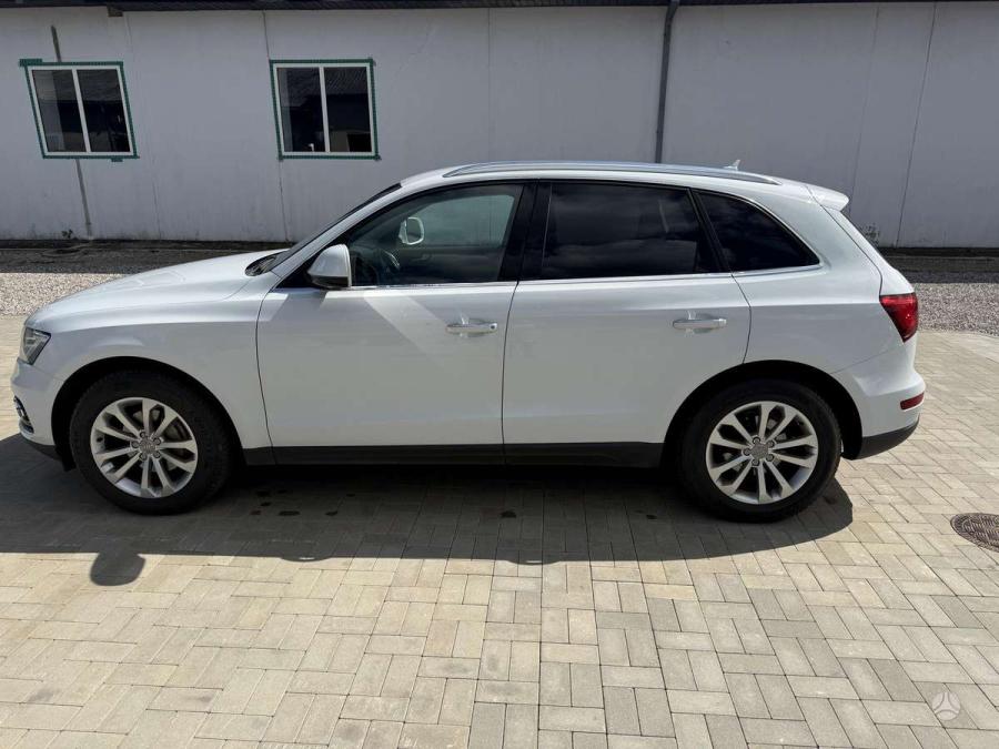 White Audi Q5 2016 in Taurage, with an engine capacity of 1.97 L and mileage of 243 thousand km for 12900 €, photo 9 on AUTOMOTO.COM.LV