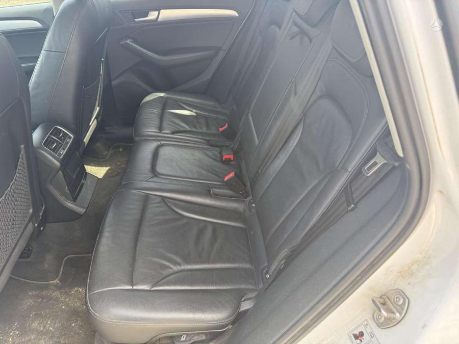 White Audi Q5 2016 in Taurage, with an engine capacity of 1.97 L and mileage of 243 thousand km for 12900 €, photo 19 on AUTOMOTO.COM.LV