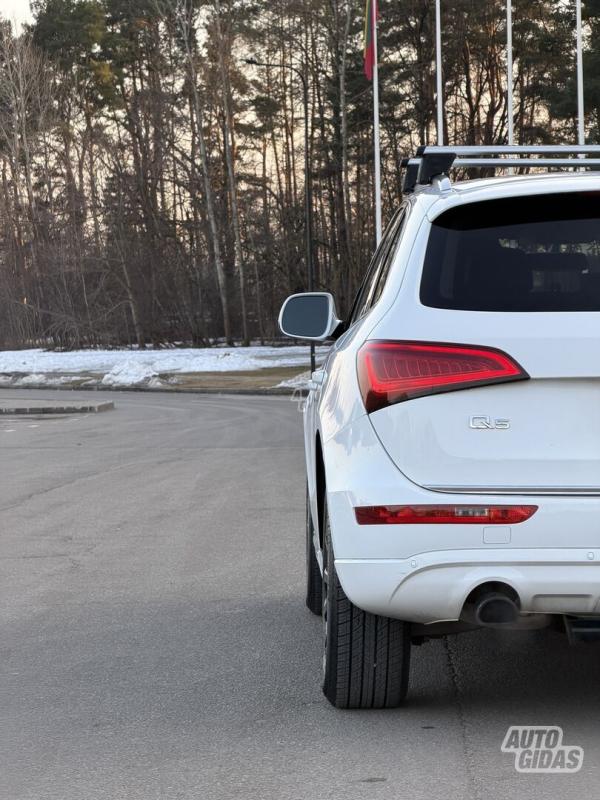 White Audi Q5 2017 in Vilnius, with an engine capacity of 2.00 L and mileage of 156 thousand km for 15500 €, photo 7 on AUTOMOTO.COM.LV