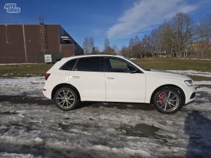 White Audi Q5 2017 in Mazeikiai, with an engine capacity of 3.00 L and mileage of 257 thousand km for 13900 €, photo 2 on AUTOMOTO.COM.LV