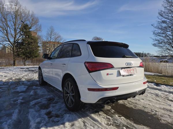 White Audi Q5 2017 in Mazeikiai, with an engine capacity of 3.00 L and mileage of 257 thousand km for 13900 €, photo 5 on AUTOMOTO.COM.LV