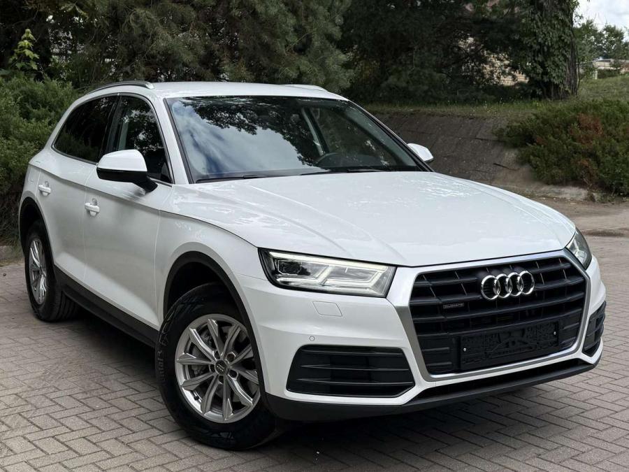 White Audi Q5 2017 in Prienai, with an engine capacity of 2.00 L and mileage of 219 thousand km for 18950 €, photo 1 on AUTOMOTO.COM.LV