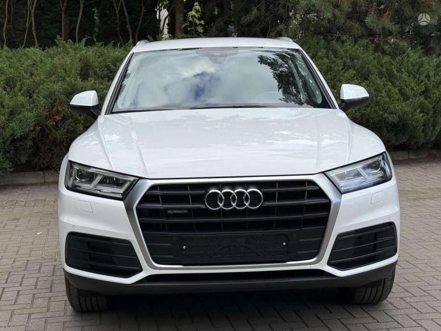White Audi Q5 2017 in Prienai, with an engine capacity of 2.00 L and mileage of 219 thousand km for 18950 €, photo 9 on AUTOMOTO.COM.LV