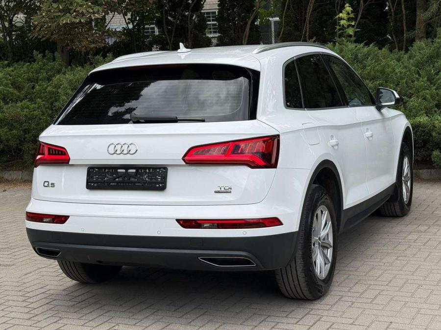 White Audi Q5 2017 in Prienai, with an engine capacity of 2.00 L and mileage of 219 thousand km for 18950 €, photo 15 on AUTOMOTO.COM.LV