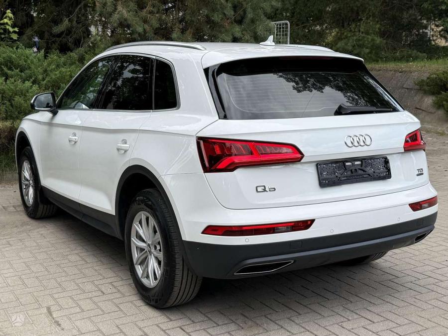 White Audi Q5 2017 in Prienai, with an engine capacity of 2.00 L and mileage of 219 thousand km for 18950 €, photo 16 on AUTOMOTO.COM.LV