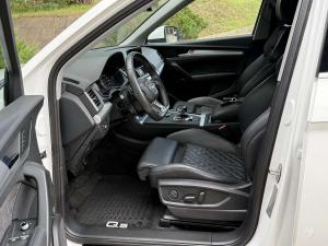 White Audi Q5 2017 in Prienai, with an engine capacity of 2.00 L and mileage of 219 thousand km for 18950 €, photo 24 on AUTOMOTO.COM.LV