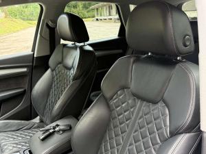 White Audi Q5 2017 in Prienai, with an engine capacity of 2.00 L and mileage of 219 thousand km for 18950 €, photo 28 on AUTOMOTO.COM.LV