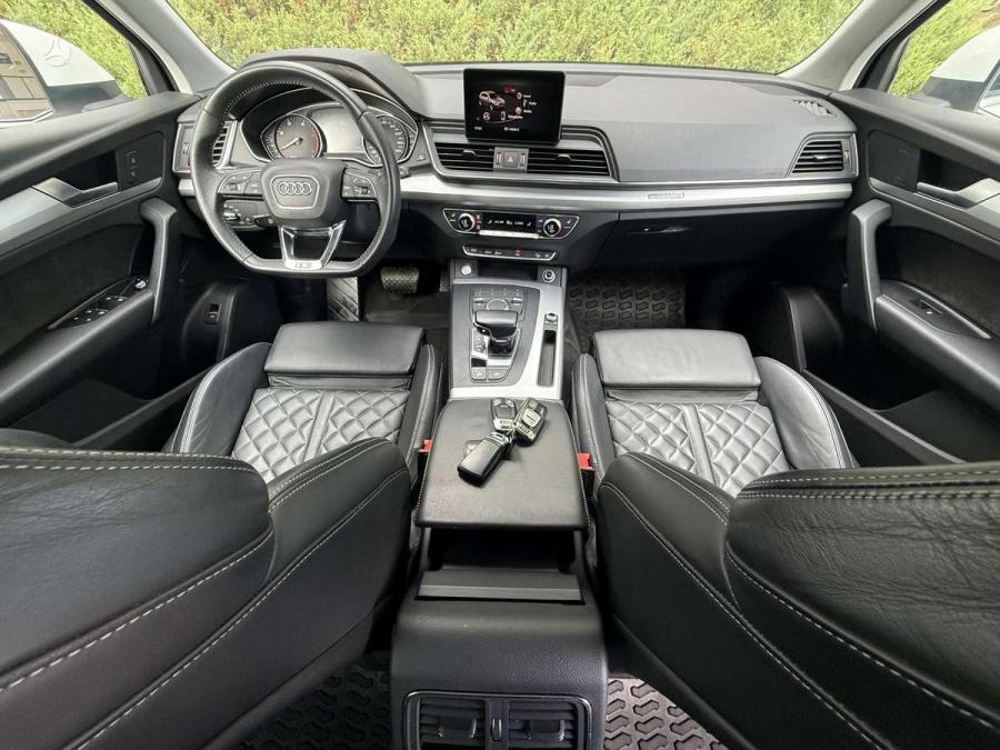 White Audi Q5 2017 in Prienai, with an engine capacity of 2.00 L and mileage of 219 thousand km for 18950 €, photo 30 on AUTOMOTO.COM.LV