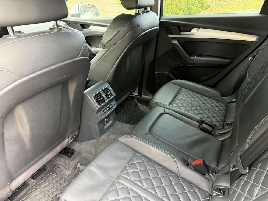 White Audi Q5 2017 in Prienai, with an engine capacity of 2.00 L and mileage of 219 thousand km for 18950 €, photo 32 on AUTOMOTO.COM.LV
