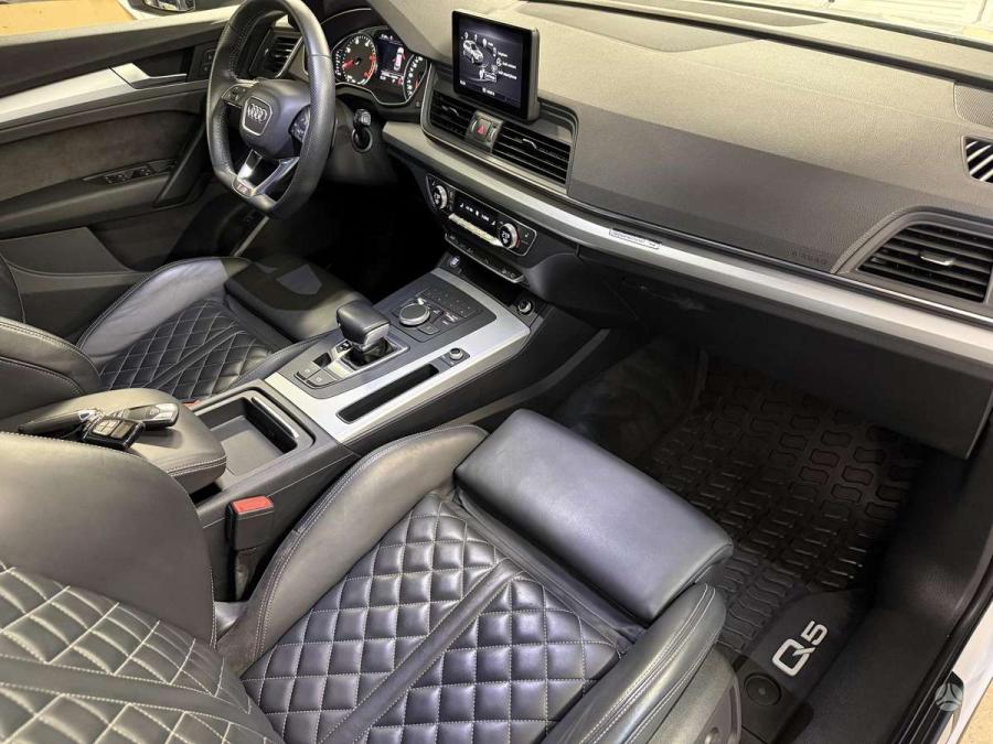 White Audi Q5 2017 in Prienai, with an engine capacity of 2.00 L and mileage of 219 thousand km for 18950 €, photo 41 on AUTOMOTO.COM.LV
