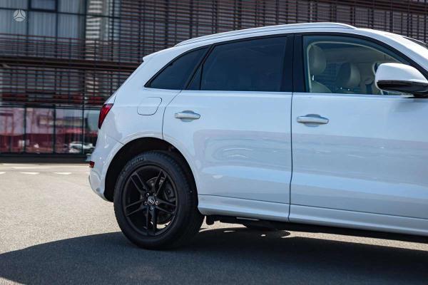 White Audi Q5 2017 in Klaipeda, with an engine capacity of 3.00 L and mileage of 240 thousand km for 13499 €, photo 9 on AUTOMOTO.COM.LV